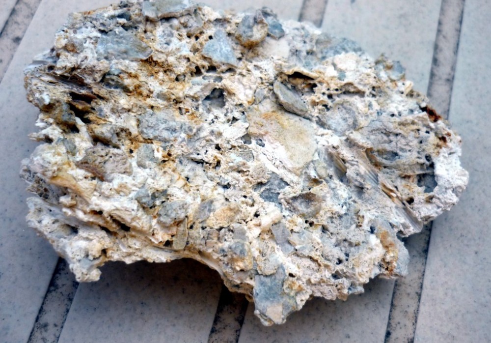 " Travertin " siliceux ? ! - Roche et pétrographie - Géoforum